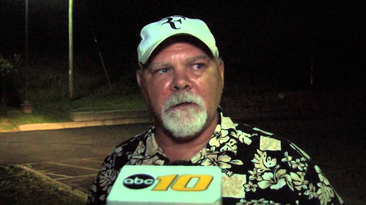 Midnight Rodeo in Ishpeming: Police respond to bull on the loose - YouTube