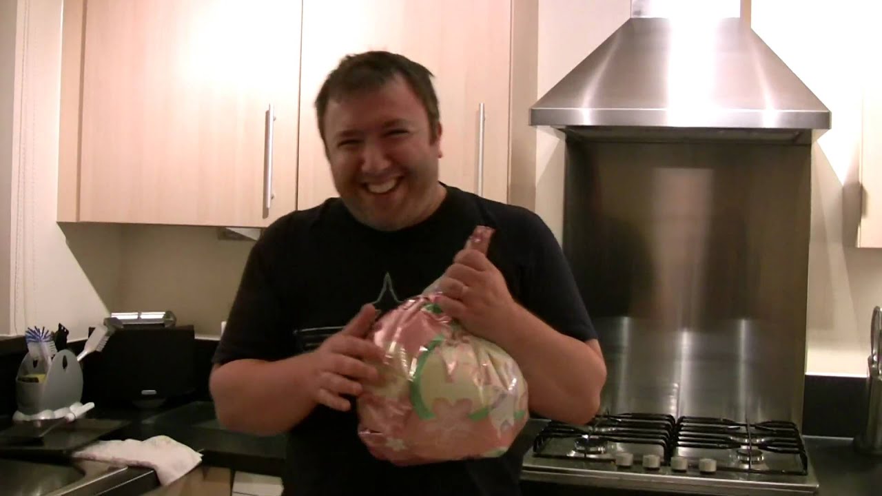 Playing Silly Buggers With Helium Balloons 1 - YouTube
