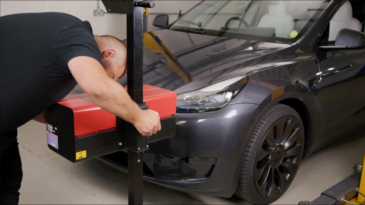 [EN] How to check your headlight alignment | Masters of Motion - YouTube