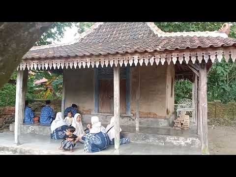 Makam Mabah Kiyai Donopuro Gurunya Kiyai Ageng Besaru Tegalsari