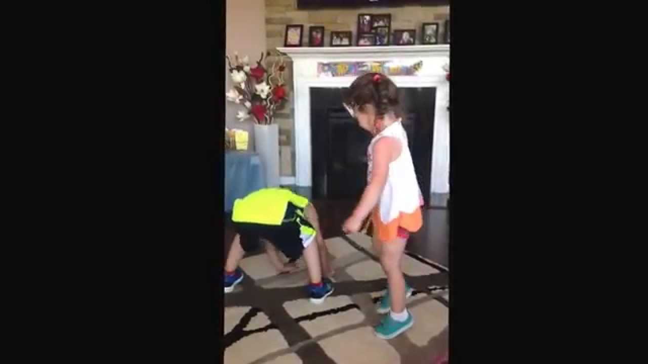 Kids twerking - YouTube