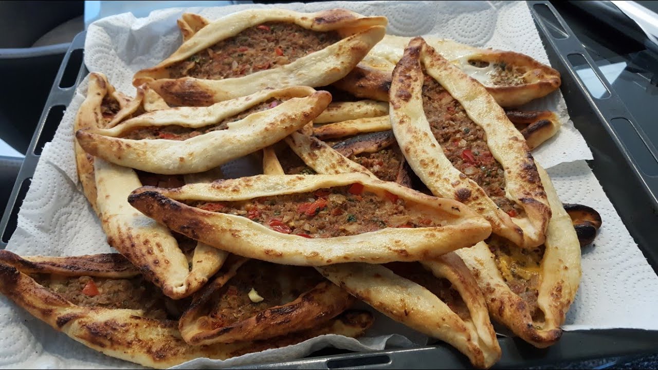 HAZIR SANILAN TAŞ FIRIN PİDESi 👌 #pide #tasfirinpidesi #kiymalipide ...