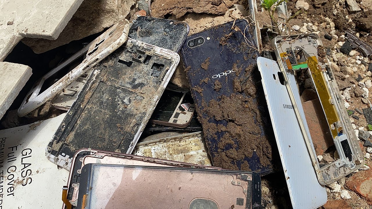 Found a lot of Broken Smartphone | Restoration destroyed abandoned ...