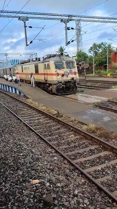 Wdp4d Sound|Arrival At Belagavi Station|Sharavathi Express#railways#expresstrain#railfan#shorts ...