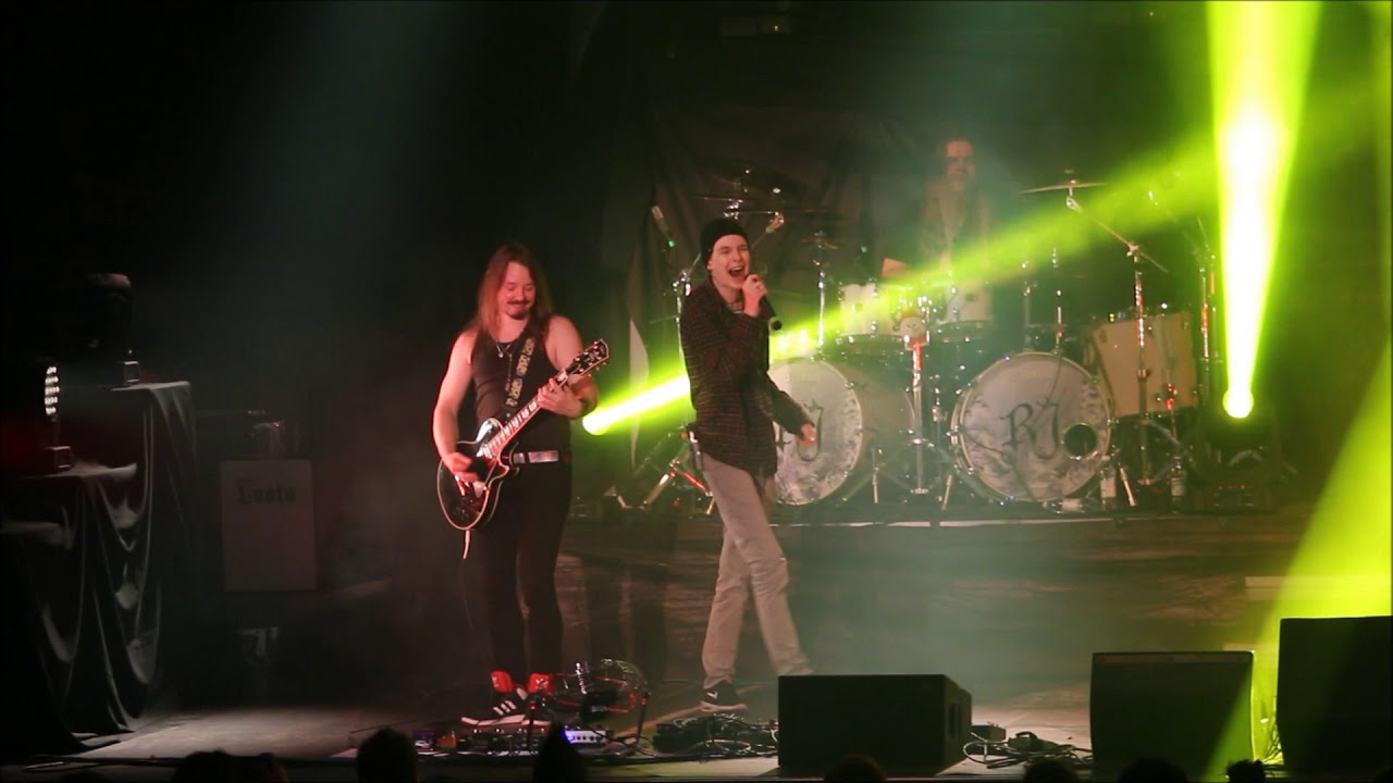 ARI KOIVUNEN - Arkihuolesi kaikki heitä / Raskasta Joulua, Savonlinna 2 ...