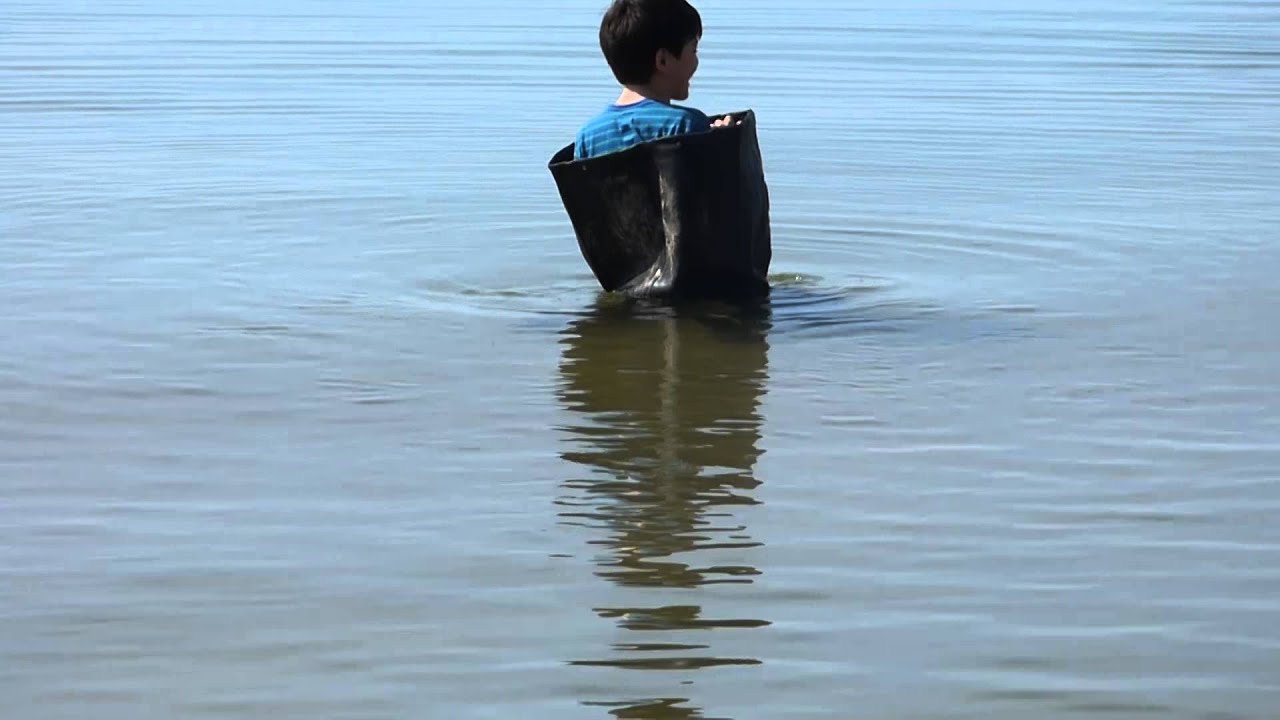 Ethan Jordan falling into a cold Lake Michigan - YouTube