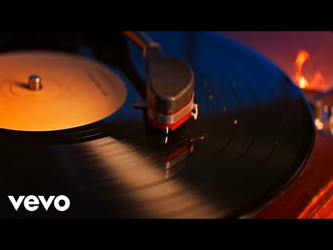 Gizem Aktaşal - Bozuk Plak Gibi (Official Music Video)