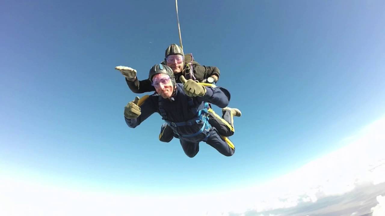 Steve's Skydive uk parachuting beccles - YouTube