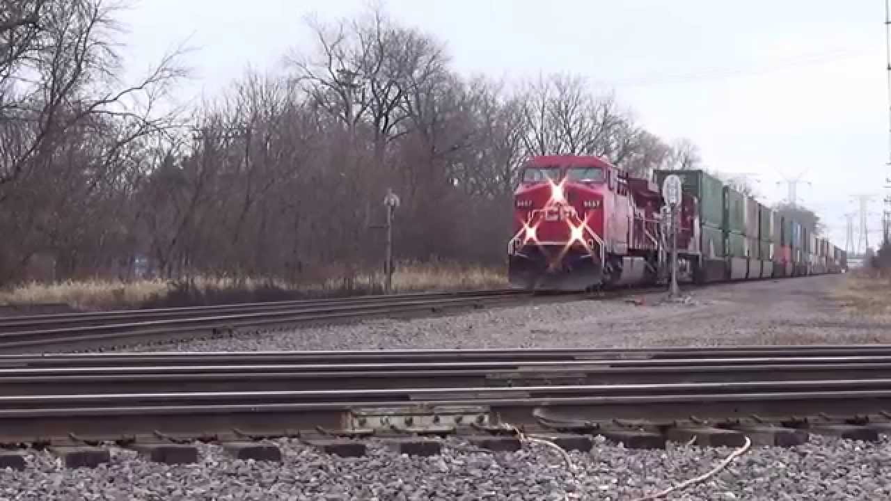 Canadian Pacific stack train rounding the curve at Deval Junction - YouTube