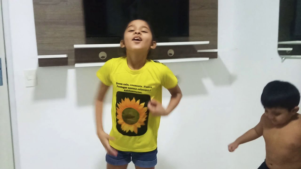 Lutinha Com O Irmão Youtube