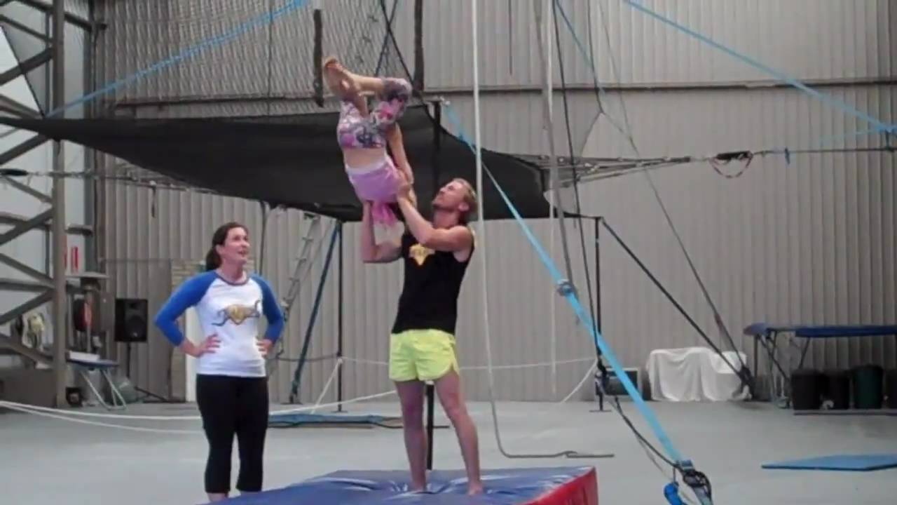 Hayden - Hanging by her feet for the first time - YouTube