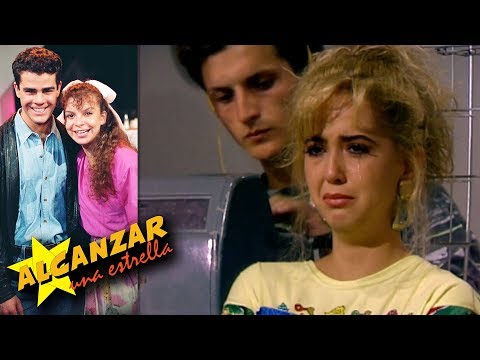 Alcanzar una estrella - Capítulo 44: Adriana recibe burlas en la escuela | Tlnovelas