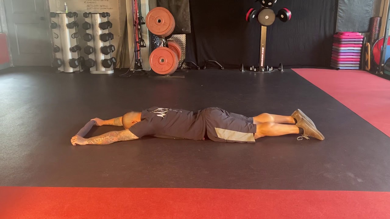 Prone towel row - YouTube