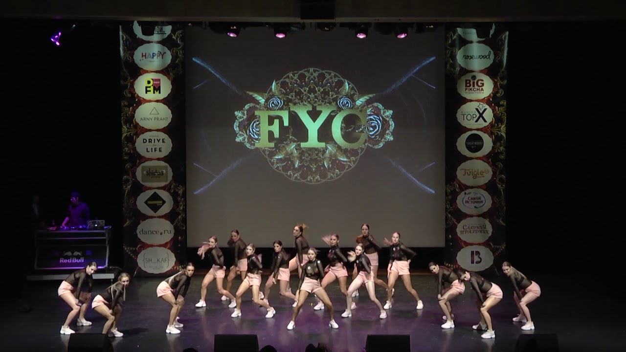 5 FRAULES TEAM BEST LADIES DANCE CREW - YouTube