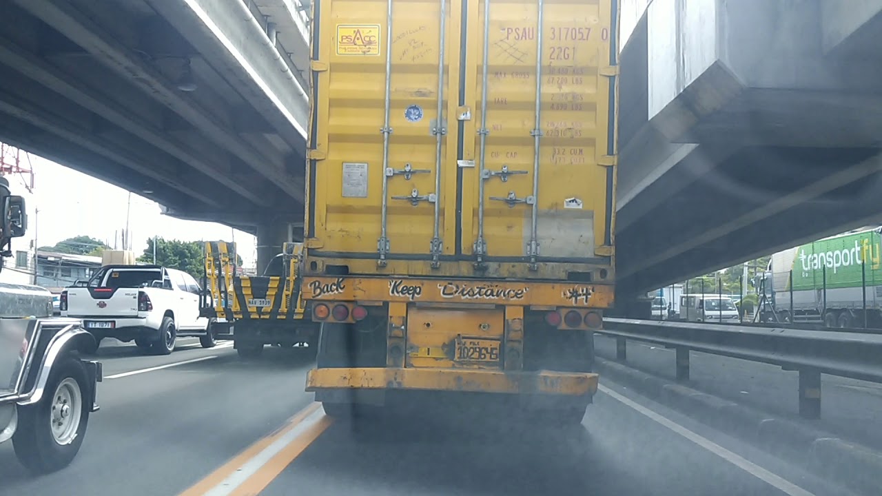 SLEX Traffic Status December 9 2019 Monday 1:45PM Southbound(right) and ...