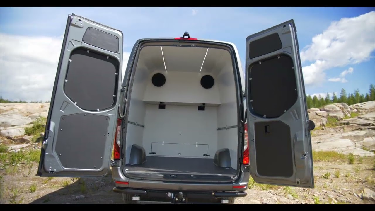 Mercedes-Benz Sprinter 4x4 vs. MAN TGE 4x4 Jatko-ohjaamolla - YouTube