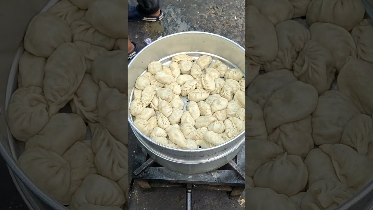 Art of perfect momos making |Live momos | How to fold momos |Veg momos ...