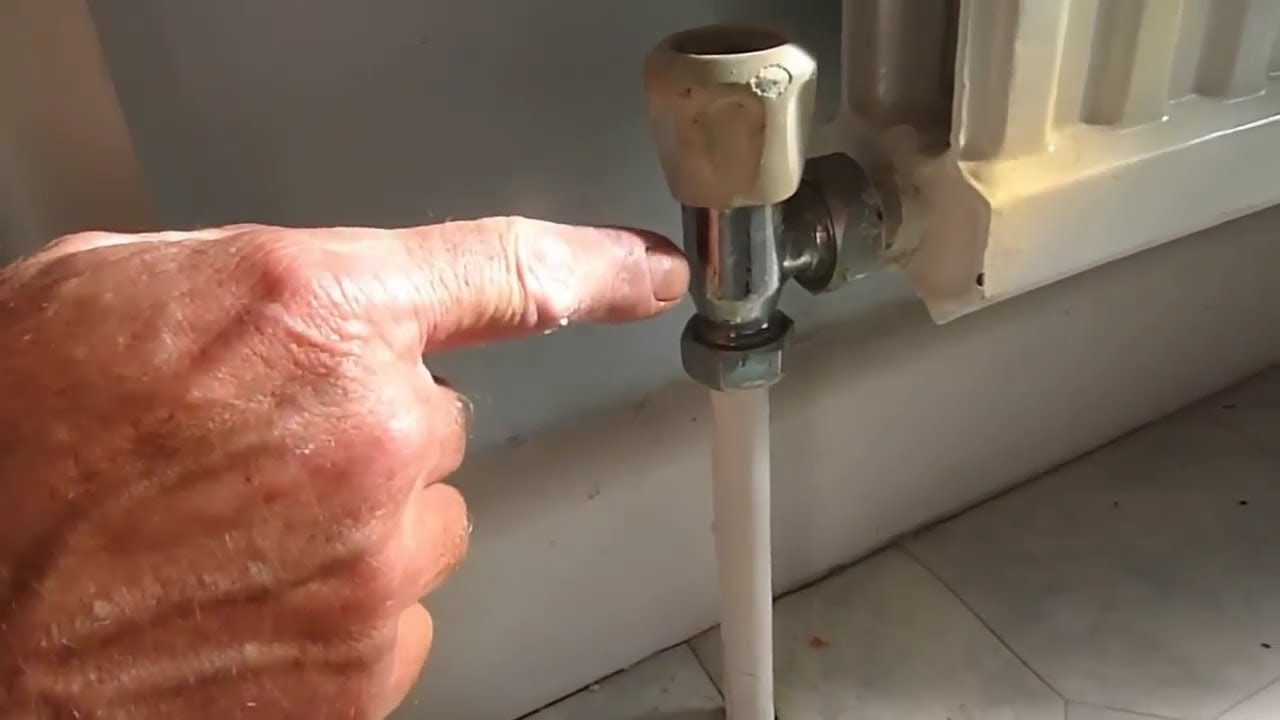How to repair a leaking radiator valve. - YouTube