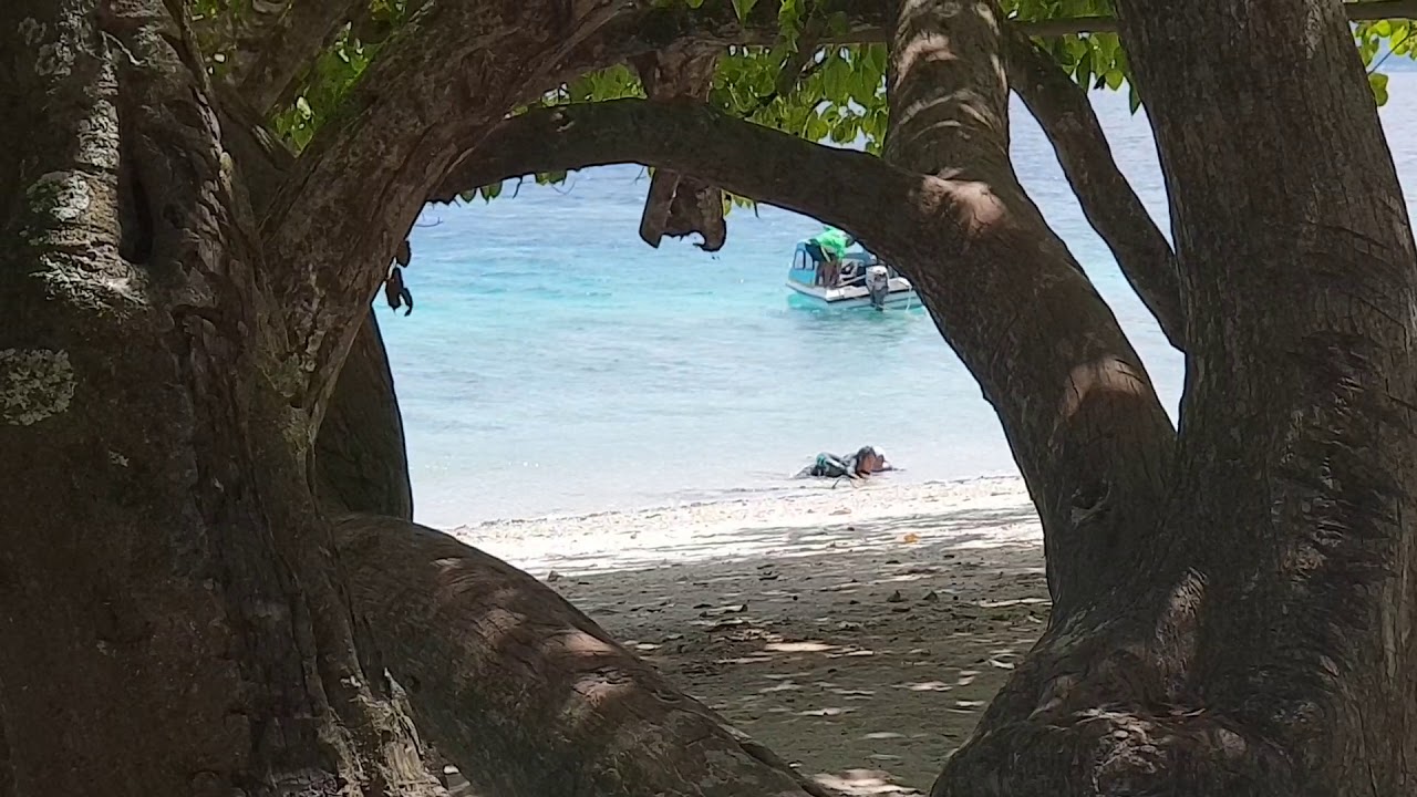 How great thou art @ Pantai Liang Ambon - YouTube