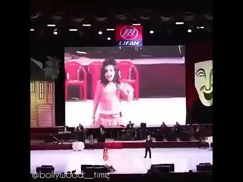 Little Russian cute girl sings a bollywood 19s hit song .khatuba