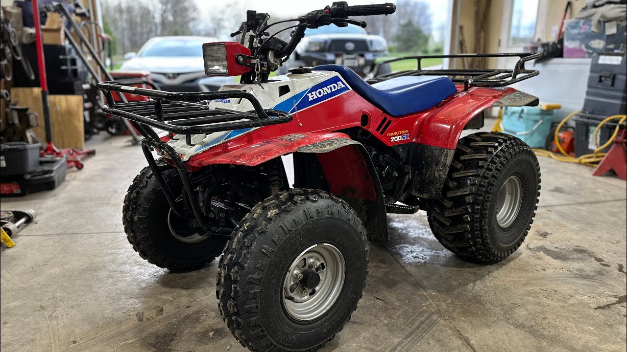 Reviving a Classic. 1986 Honda Fourtrax 200sx - YouTube