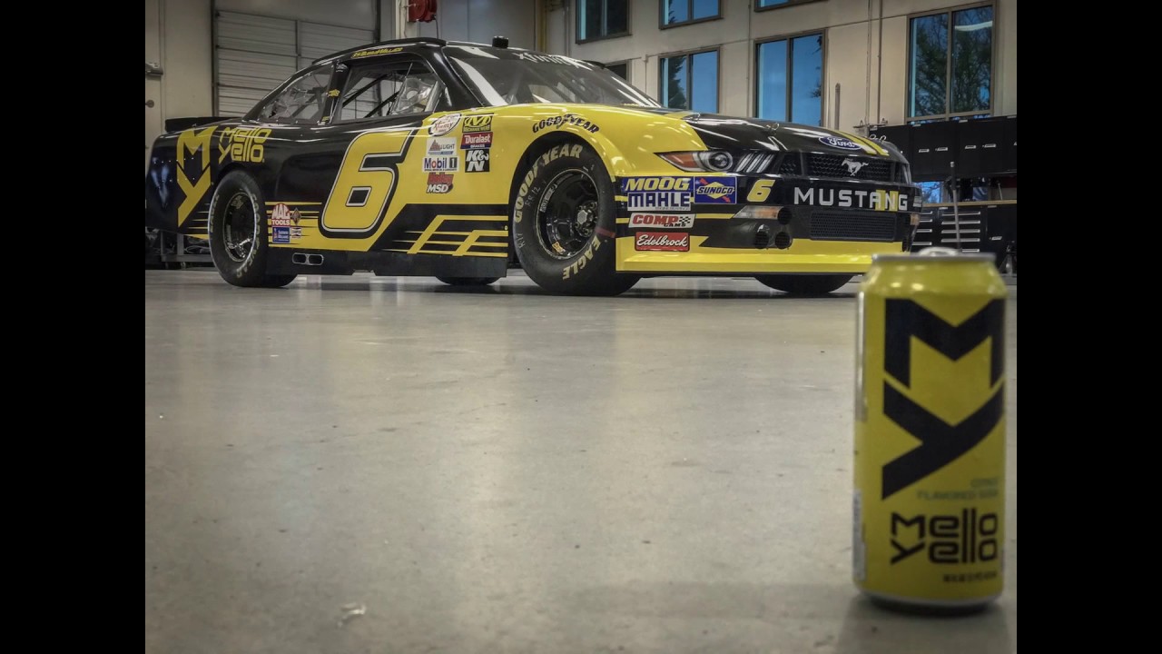 Mello Yellow Joins Bubba! | 2017 NASCAR Paint Schemes #32 (Short Video ...