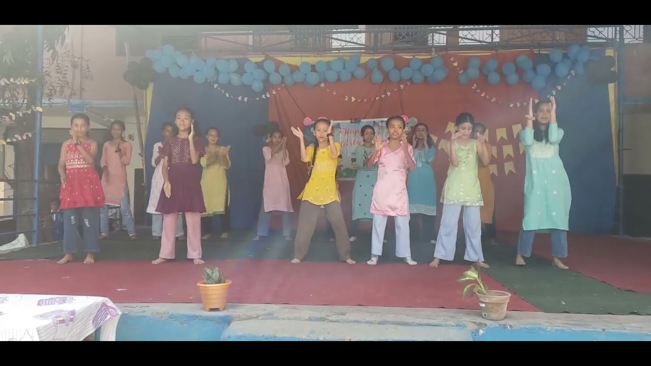 Class 6 group dance- Mix - YouTube