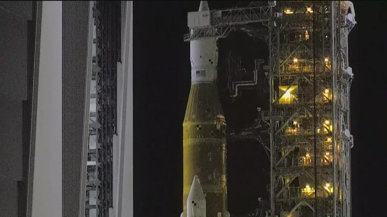 NASA tests new moon rocket, 50 years after Apollo - YouTube