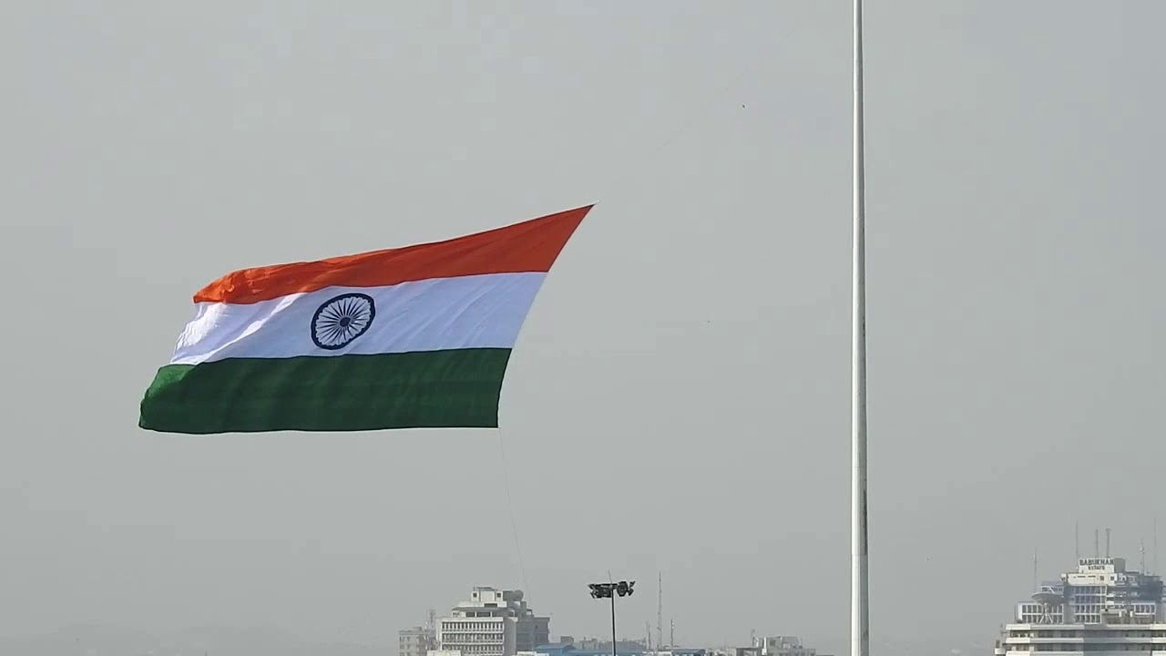 Hoisting Of World's Largest Indian Flag | Hyderabad - YouTube