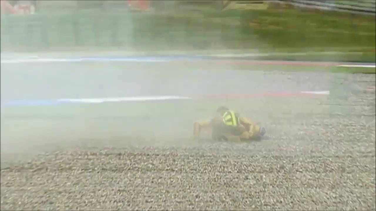 Valentino Rossi crash 2006 Assen - YouTube