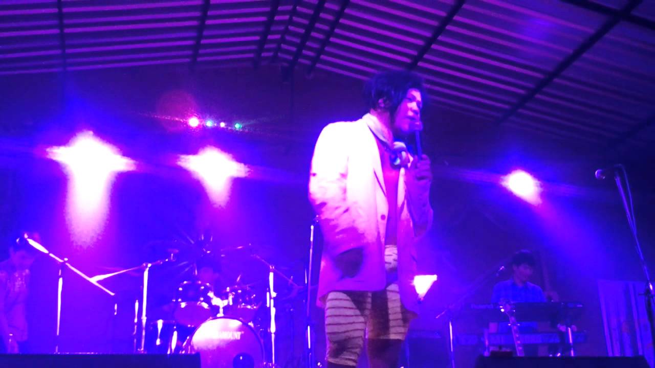 เอ๊ด Feel band @ โฮงเบียร์เสี่ยว ลำพูน - YouTube