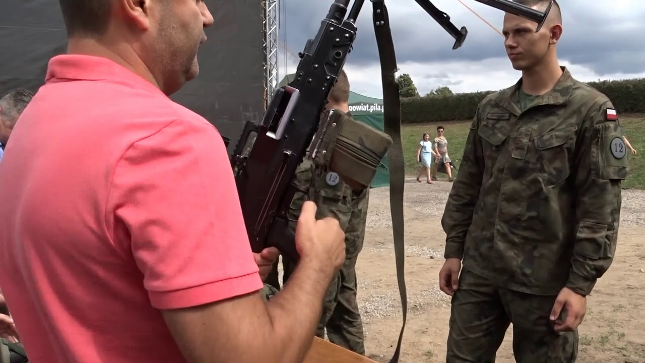 Uniwersalny karabin maszynowy UKM 2000 i pasywny celownik strzelecki ...