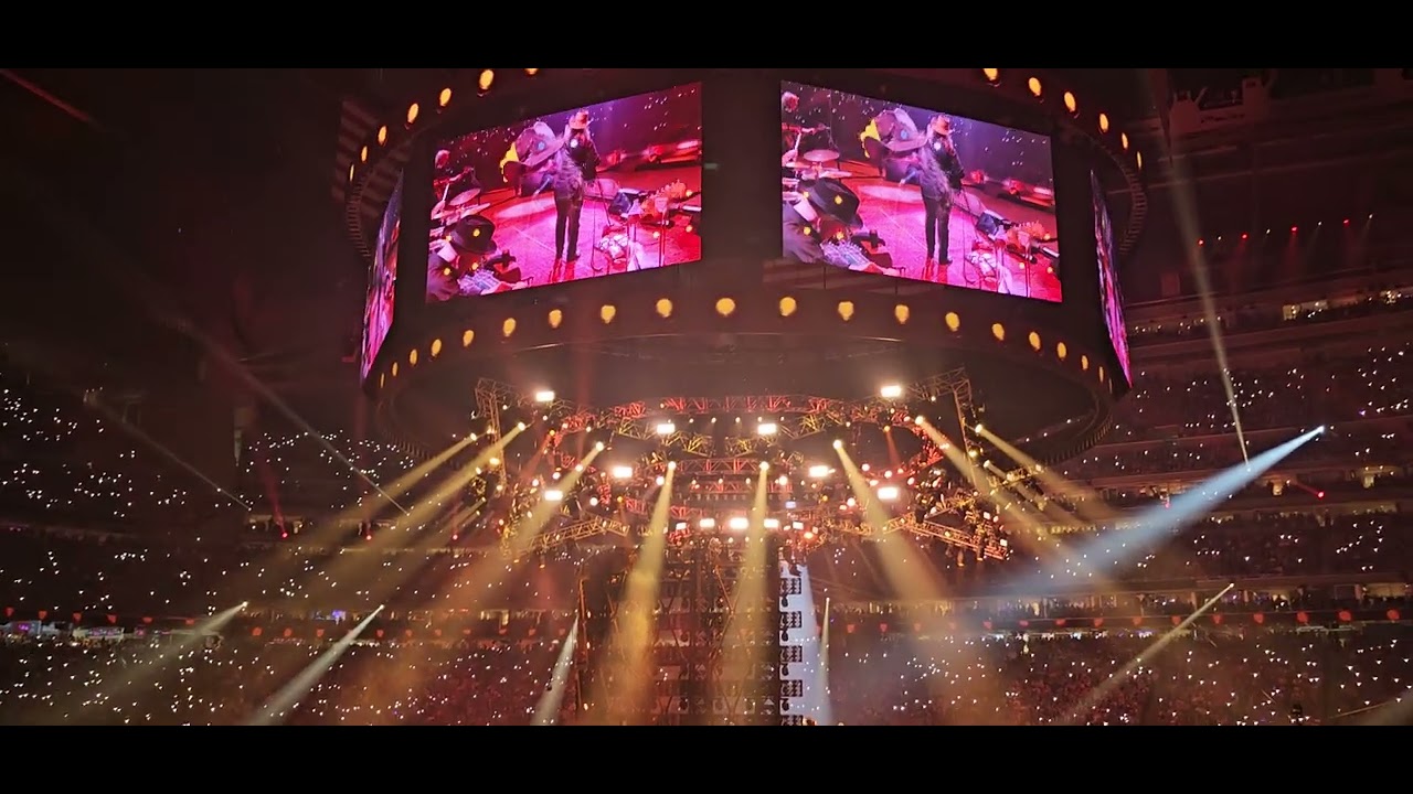 Fire 🔥 Away by Chris Stapleton @ RODEOHOUSTON 2023 (I don't own the ...