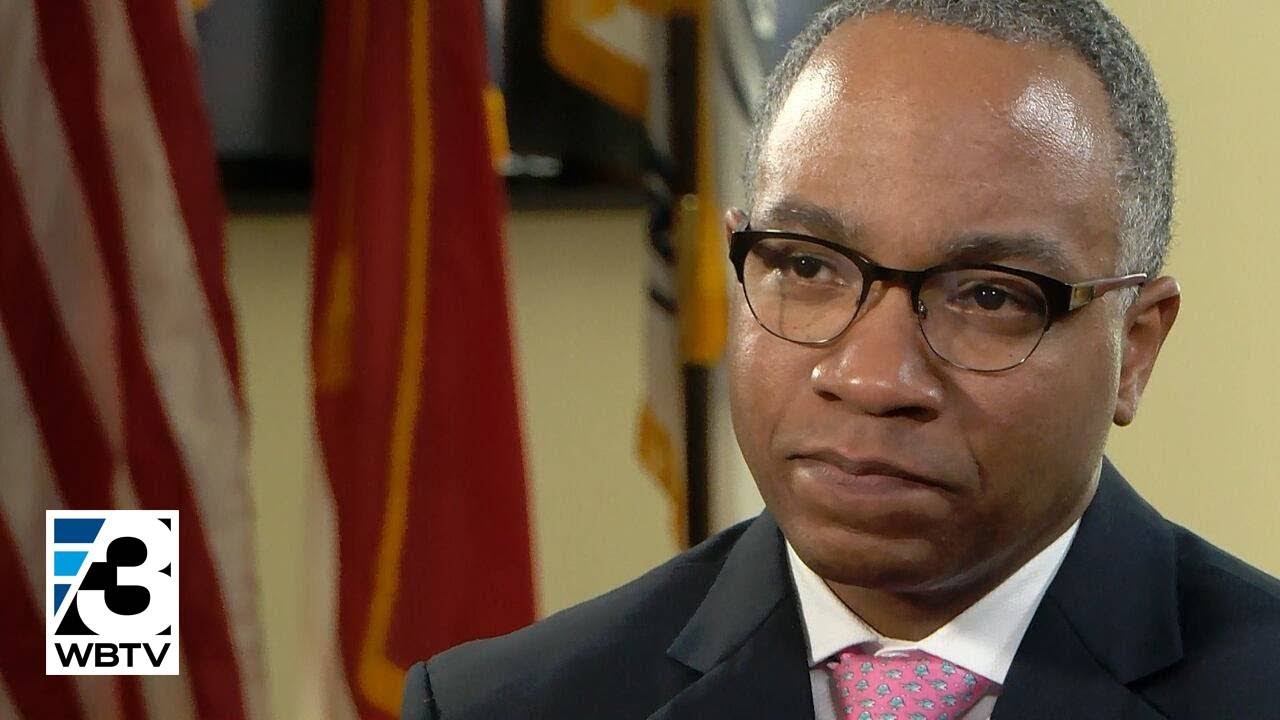 DA Merriweather Weighs In On Charlotte's 'Wild West' Of Towing - YouTube