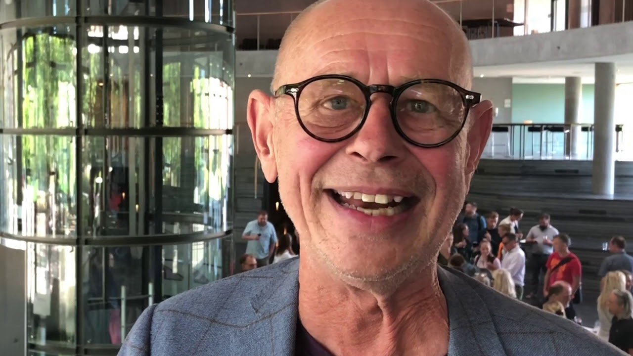 Michael Kvium: There is you and the art piece - nothing more - YouTube