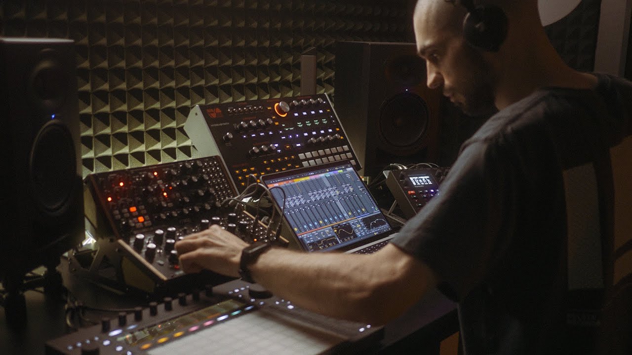Raw Techno Studio Session | Yan Cook - YouTube
