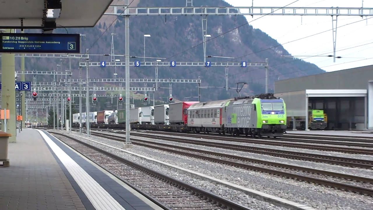 BLS Re 485 "013" mit Hupac zug in Frutigen [14.01.11] - YouTube