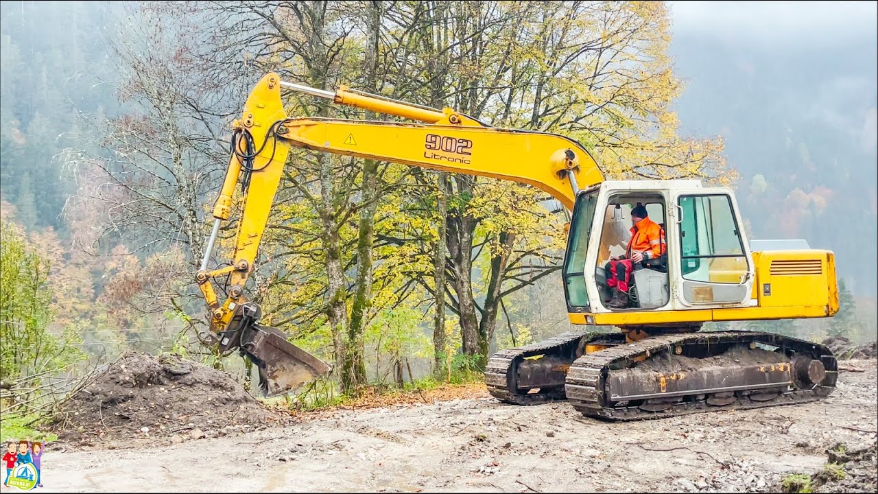 Kettenbagger Liebherr R902STD Litronic - YouTube