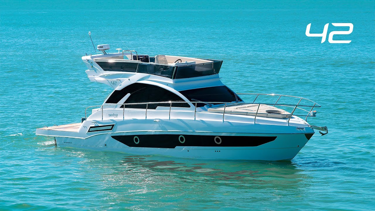 42 FLYBRIDGE - O maior aproveitamento de área externa da categoria ...