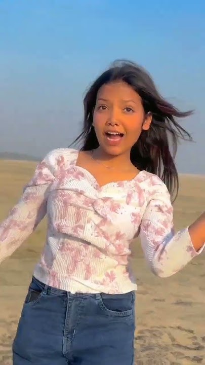 fagun mai rang..🩷💛🧡 #janvigupta #minivlog #bollywooddance #shorts - YouTube