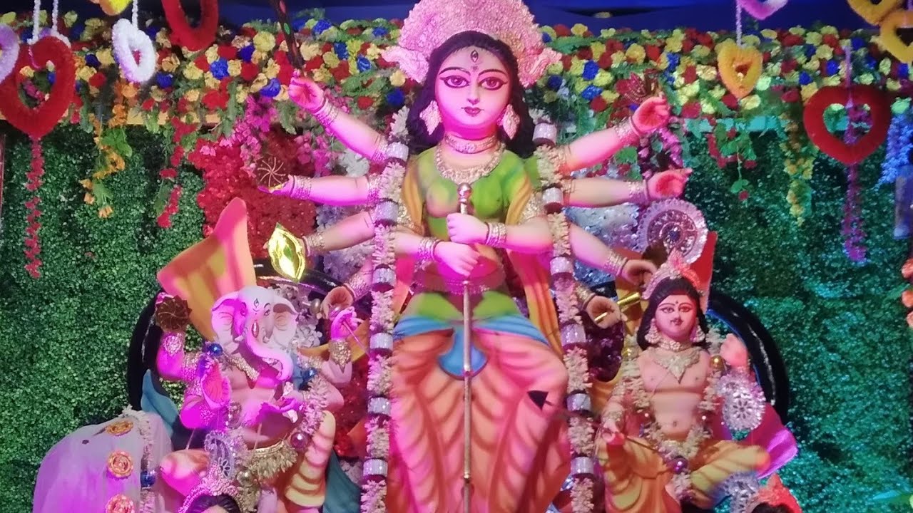 Saptami Durga Puja Aratii in our area!! /Full on Fun - YouTube