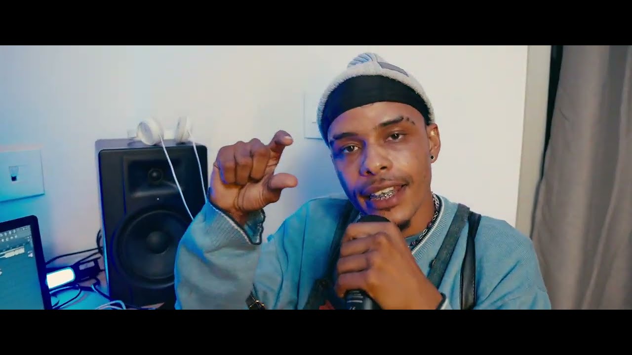 Max Junior - He-art (Official Tape Performance) - YouTube