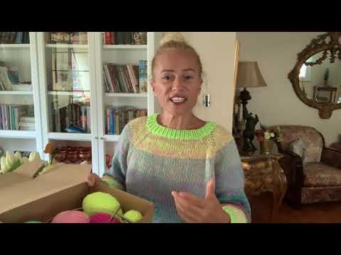 Yakadan başlamalı dikişsiz neşeli kazak. byZehraAtasir tasarımıdır