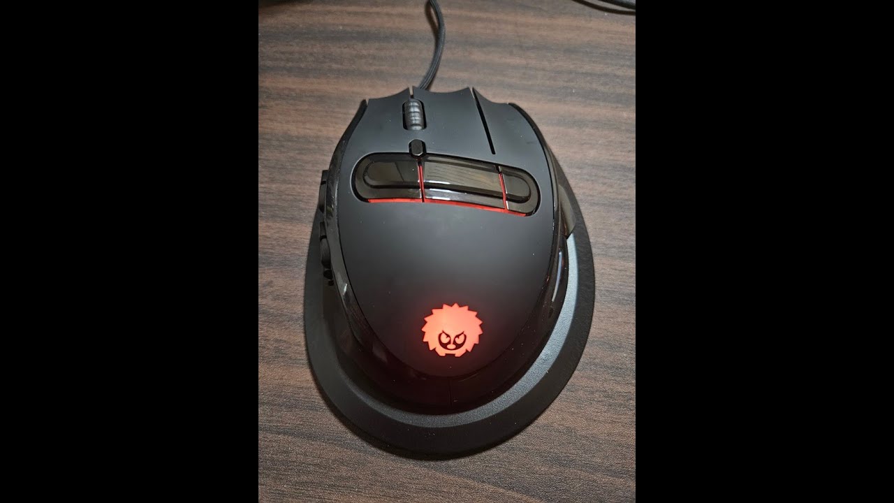 Right hand mouse as a slide controller demo - YouTube
