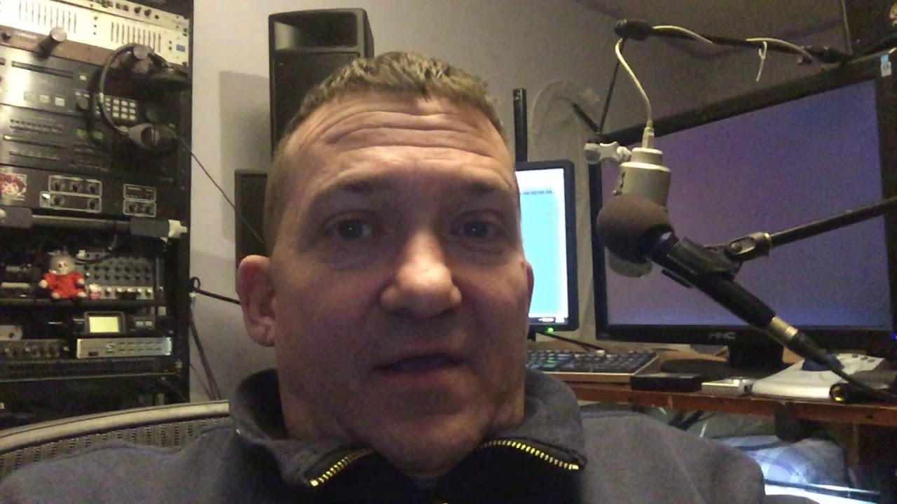 Real Vlogger! Tony Bee in the studio with a blown drive! - YouTube