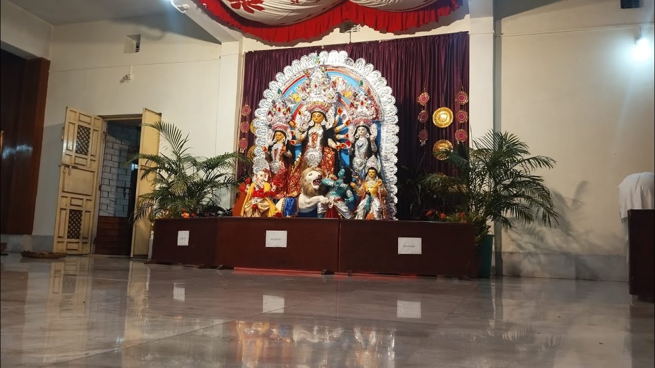 Durga Puja night mood at Nanritam 2025 - YouTube