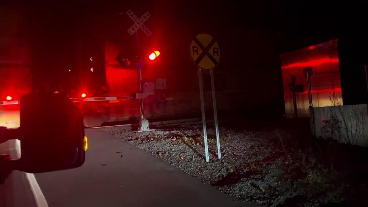 Fast NS 16R MOED Mixed Manifest Eastbound Arriving Into The Intermodal Railyard - YouTube