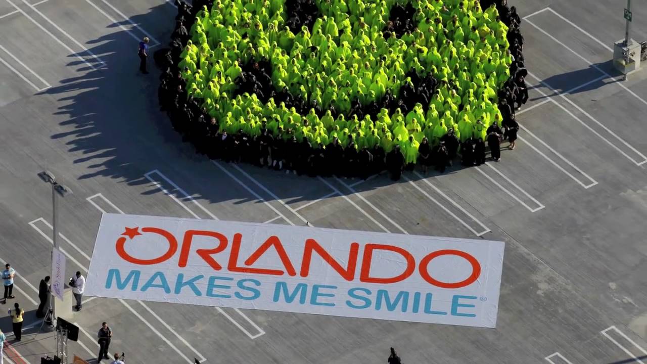 World's Largest Smiley Face - Orlando Breaks Guinness World Record ...