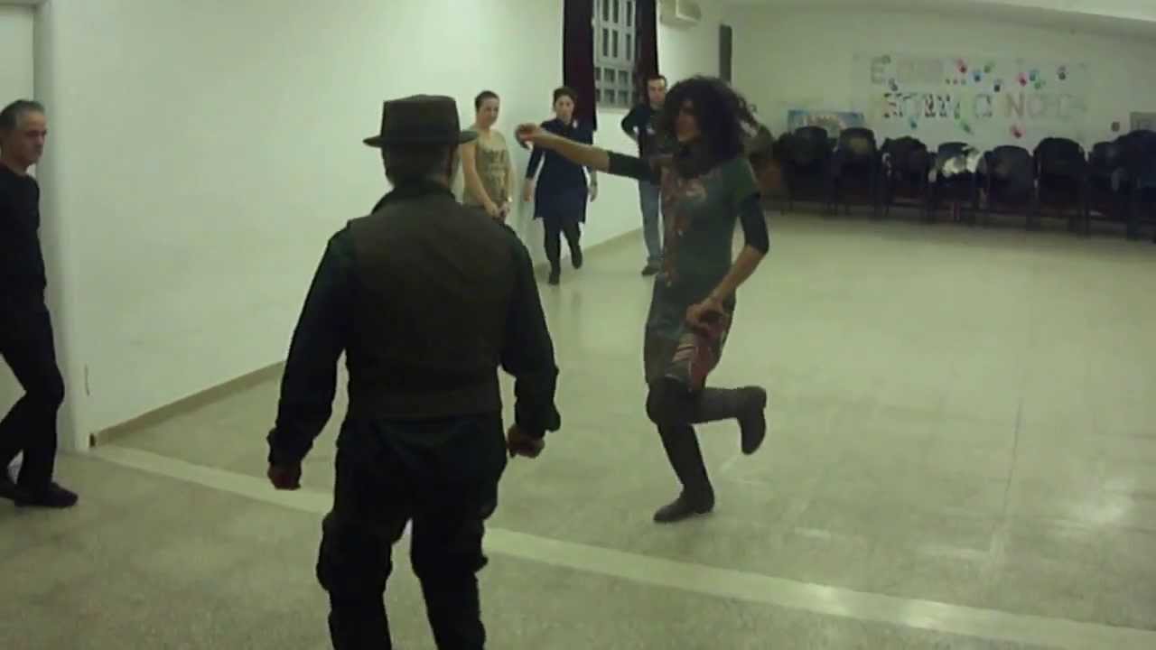 angela de santis al corso di pizzica tradizionale per francesco ...