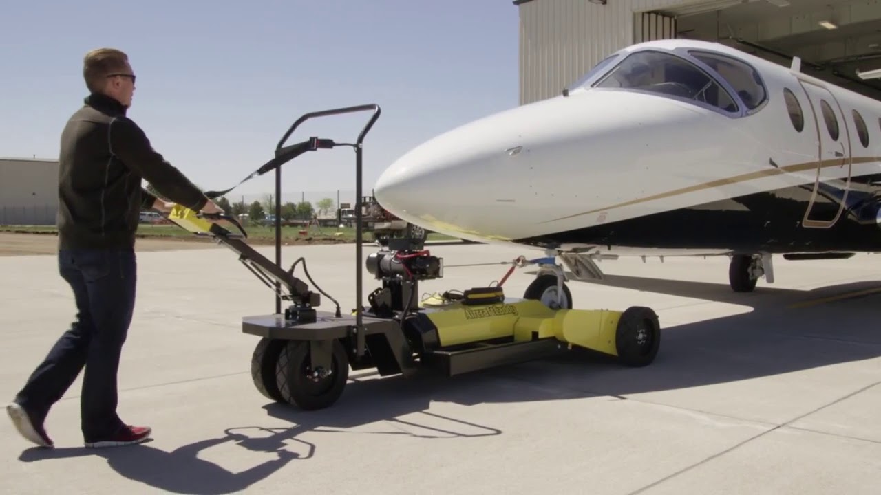 Battery Operated Aircraft Pushback Tugs - YouTube
